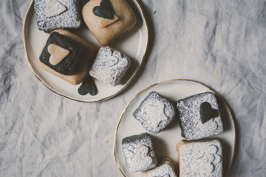 Sesame Pseudo-Marzipan Rose Mini Cakes » Betty L